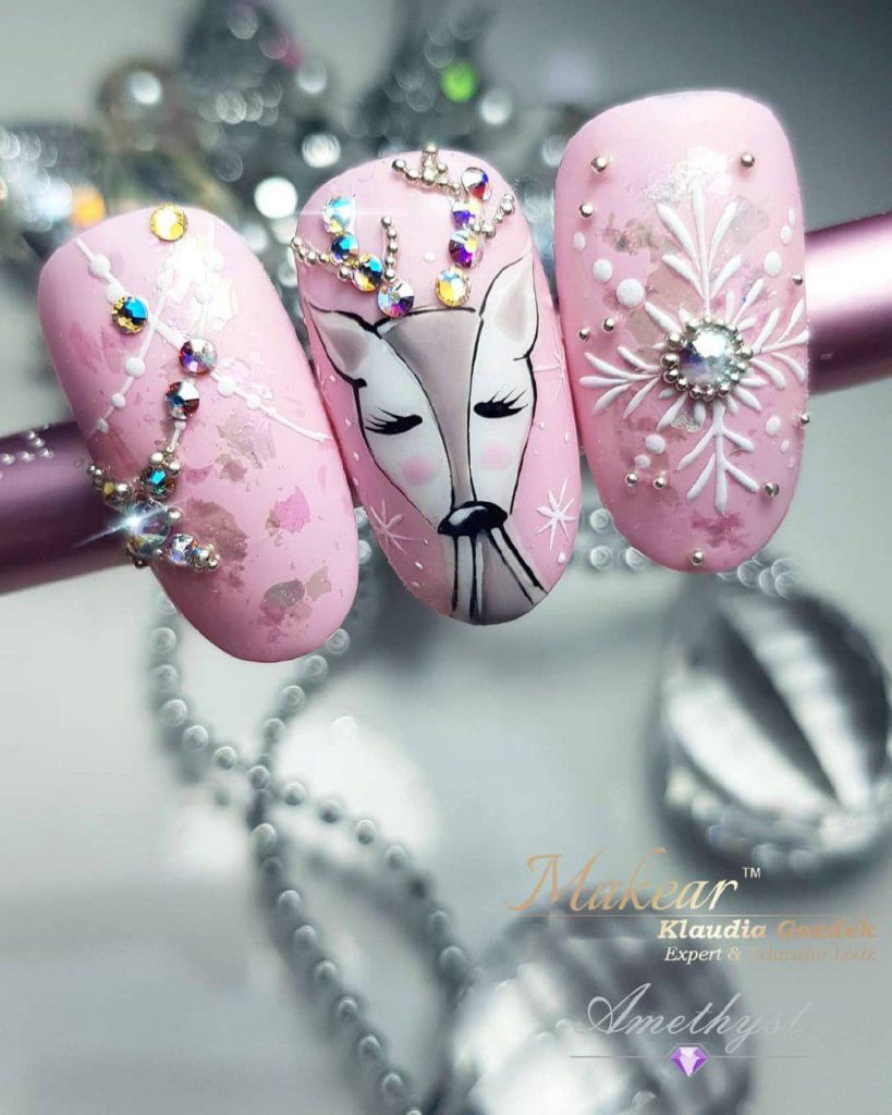 Суперский РОЗОВЫЙ новогодний маникюр | Nailspiration.net